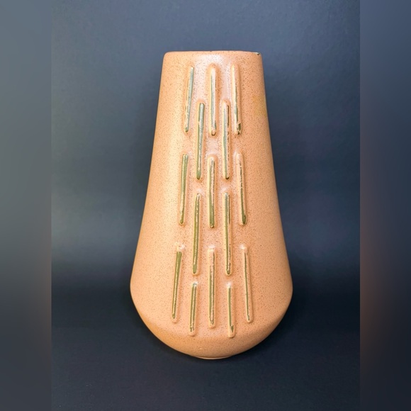 Mccoy | Art | Mccoy Speckled Vista Line Art Pottery Vase Modern ...